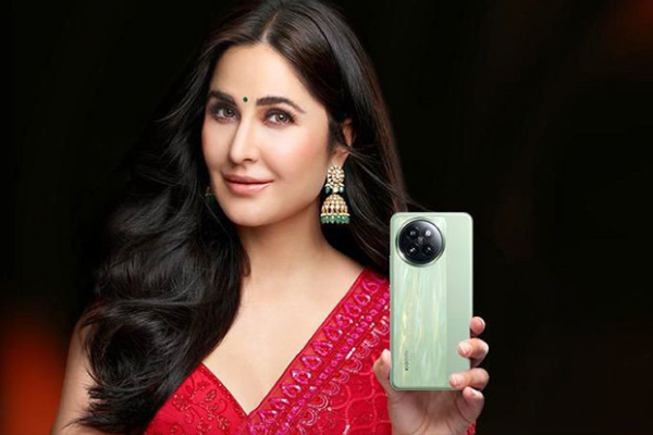 Smartphone Brands Used By Bollywood Celebrities